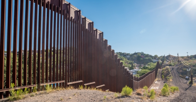 California, other states in border wall fight - Capitol Weekly ...